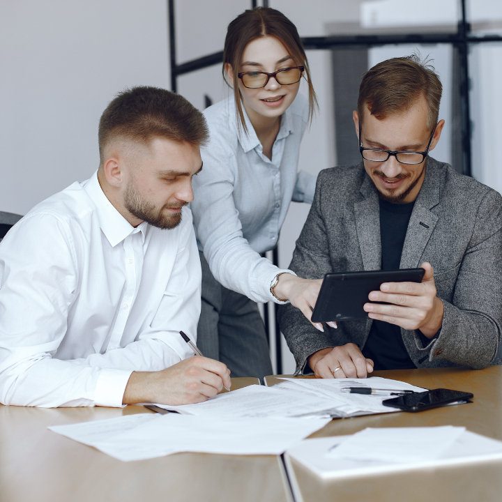 About Us | Caploitte